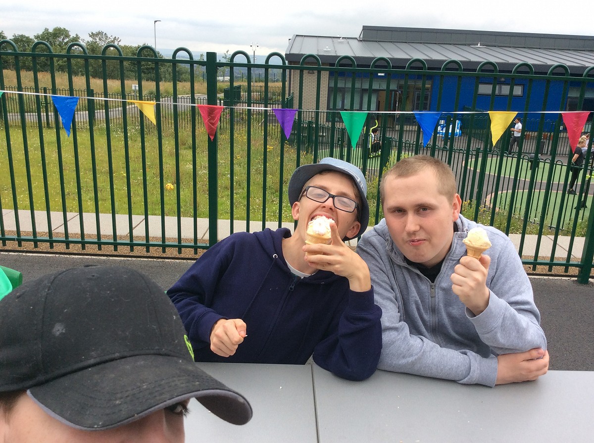 Mr Stix Visit and a Picnic Lunch!